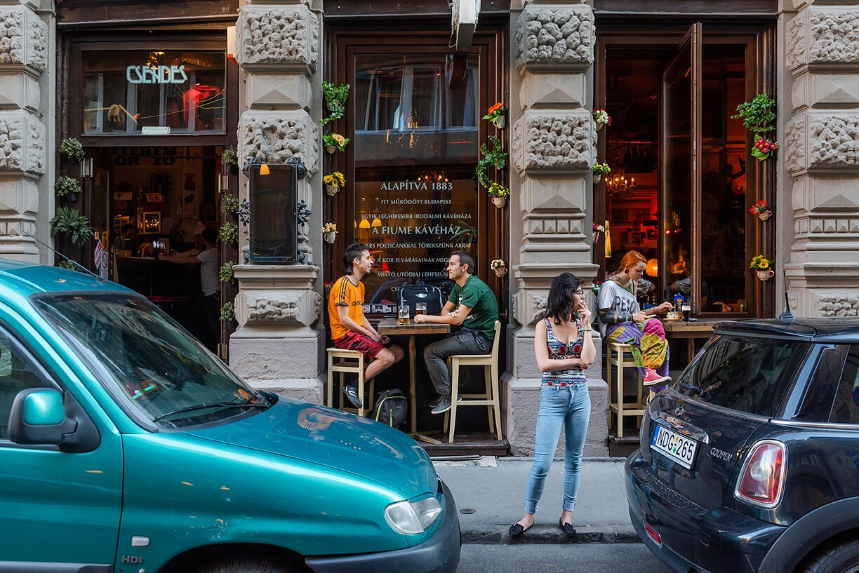6+1 must-see ruin bars in Budapest