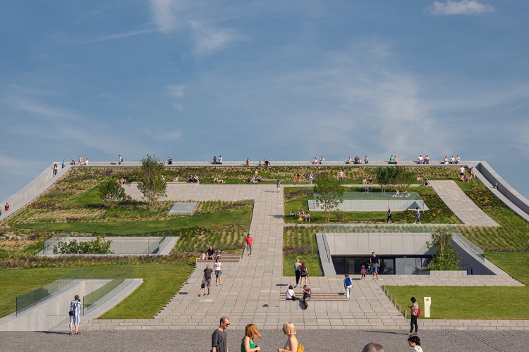 Light Art Museum Budapest (LAM)