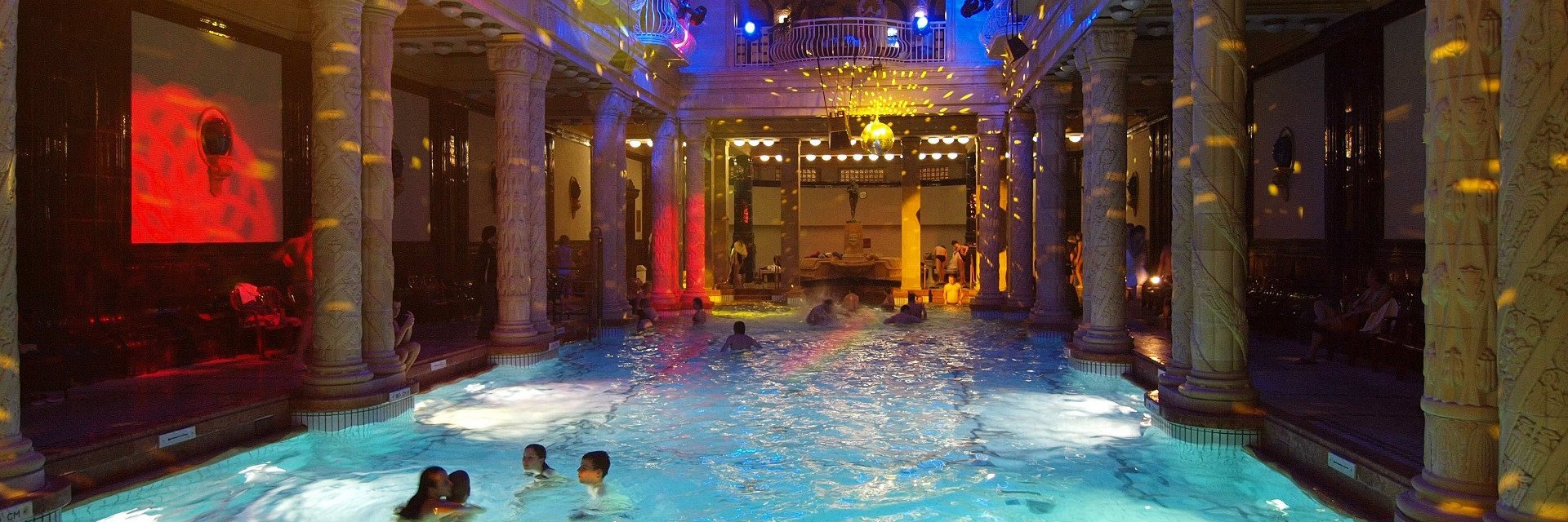 Record number of visitors at Budapest baths