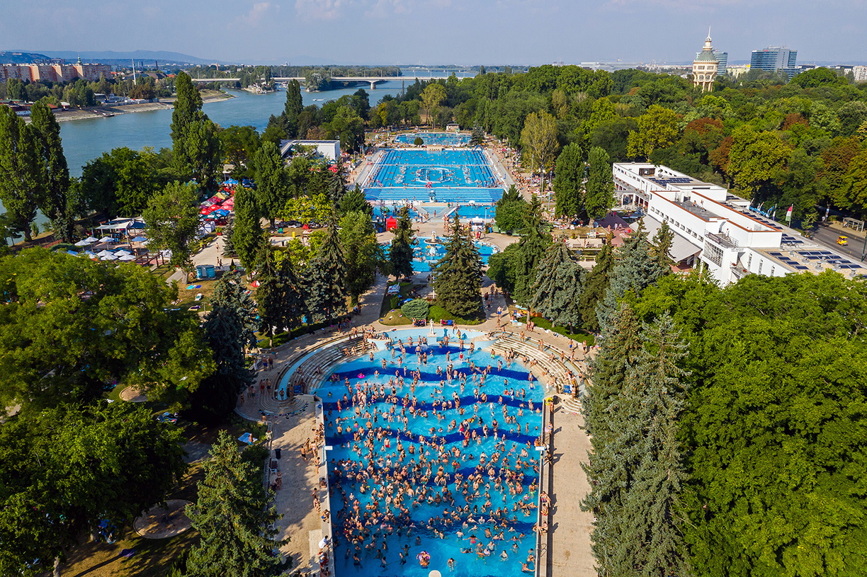 Cool off at the best outdoor pools and beaches in the capital!