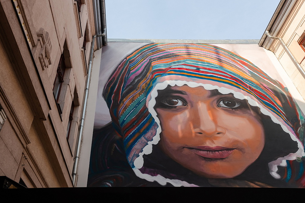 Take a walk with us: 10 magnificent firewall paintings in District 7!