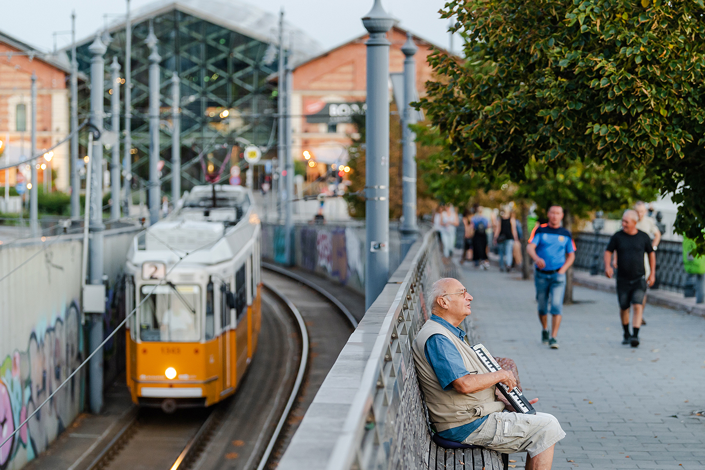 Discover Budapest with tram line 2!
