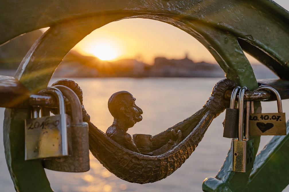 Miniature statues in Budapest: get ready for a special sightseeing tour